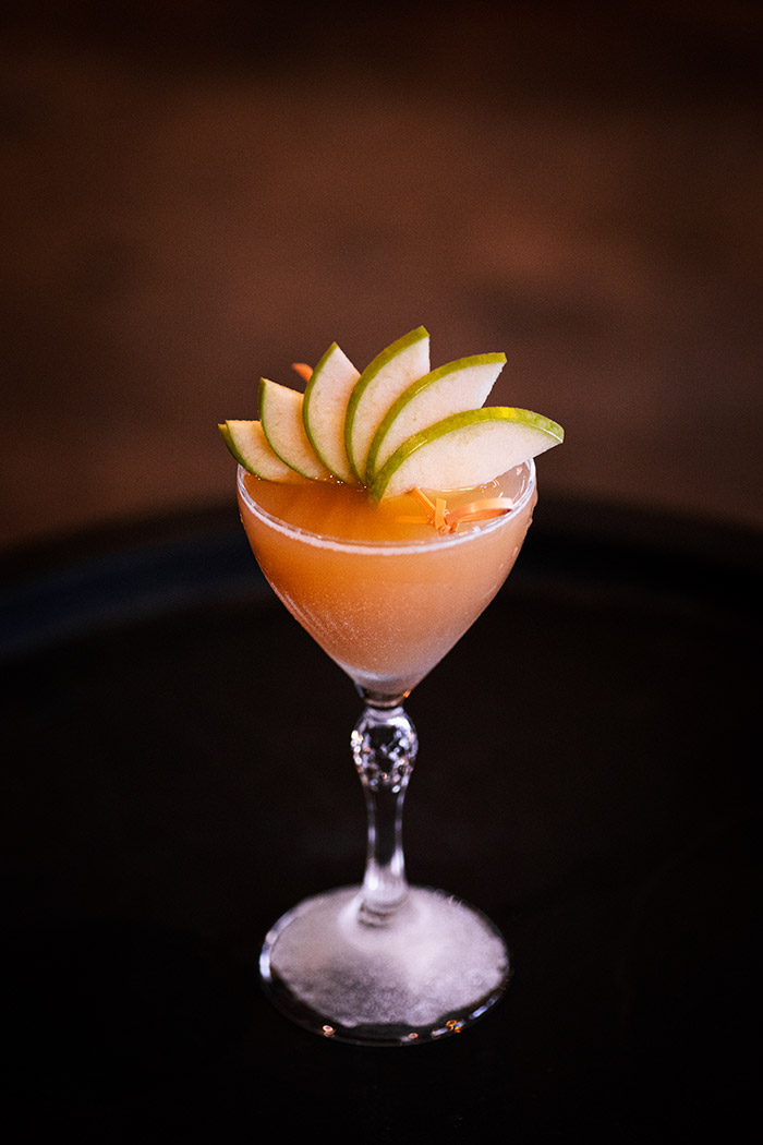 Gate H11 Kallio - Rento ja mukava cocktail-baari Helsingissä