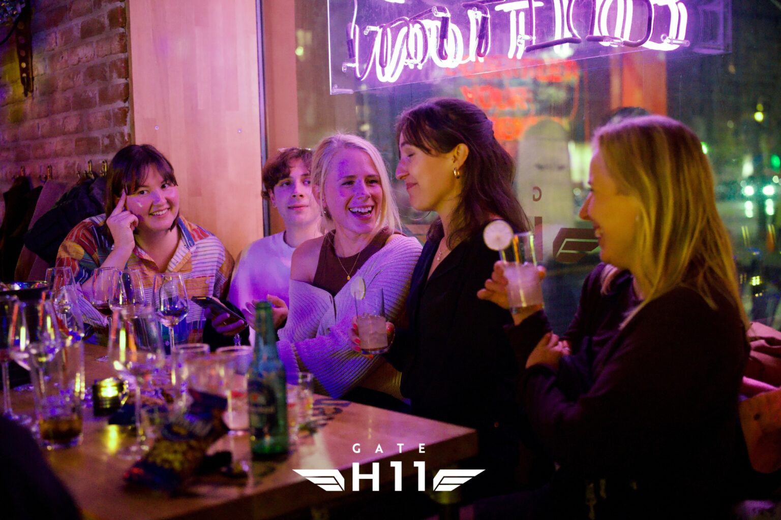 Gate H11 Kallio - Rento ja mukava cocktail-baari Helsingissä